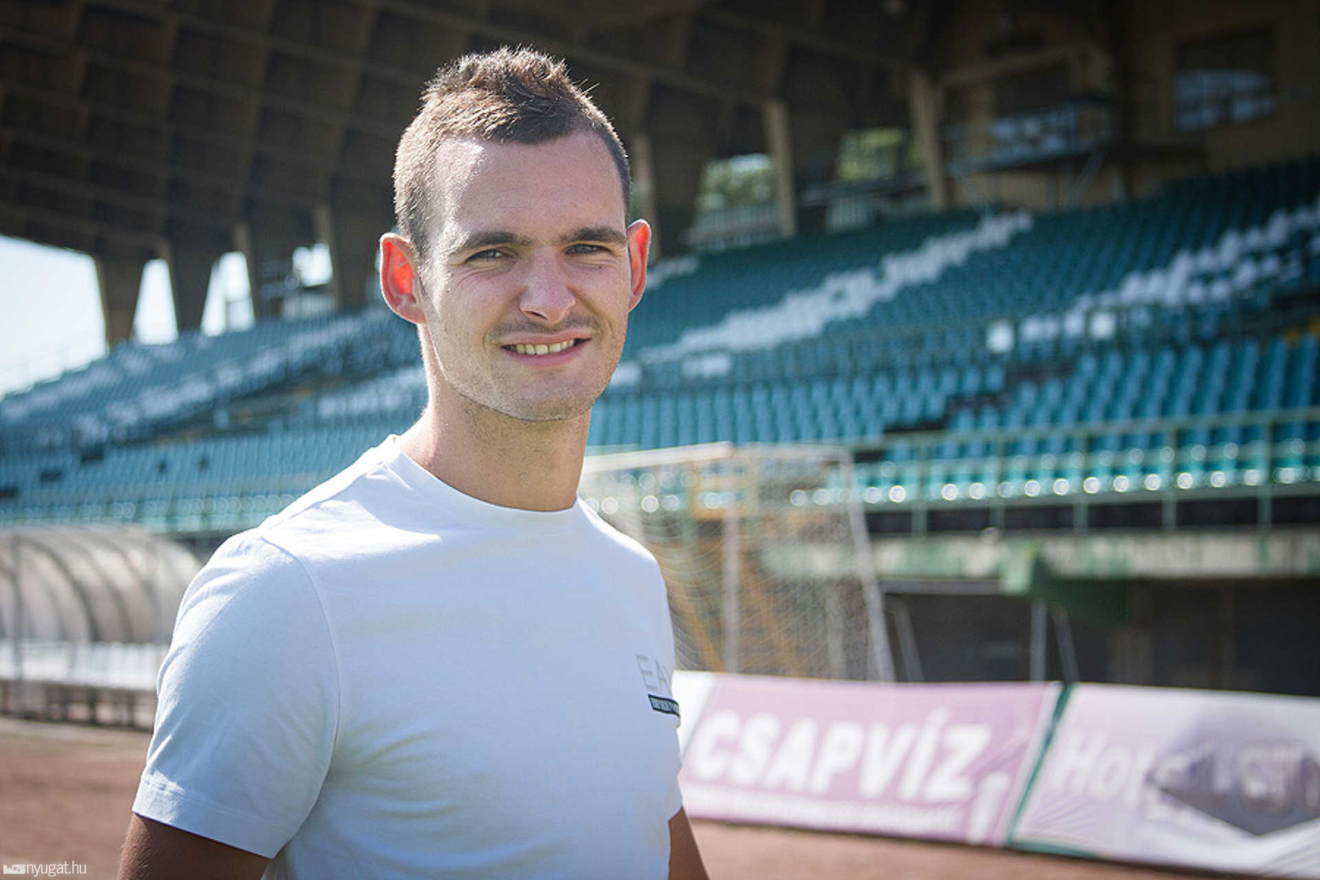 Hivatalos: Simon Ádám visszatért